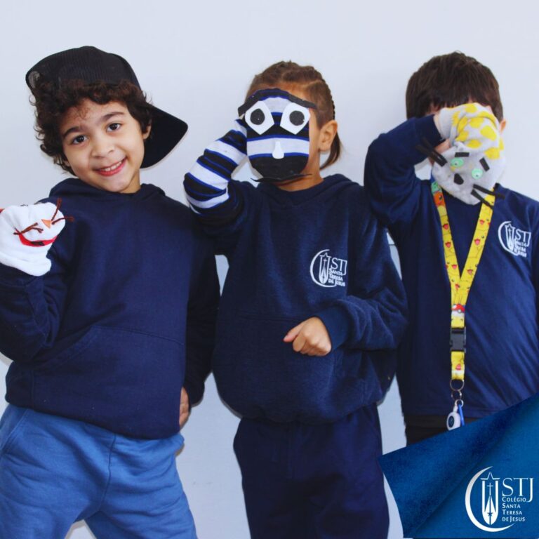 Sock Puppet - Colégio Santa Teresa de Jesus